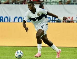 ¡YA ESTÁ, MI PANA! Willian Pacho sólo espera el avión para ir a Francia ...