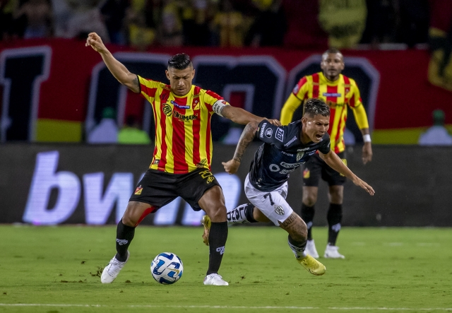 Moisés Ramírez fue héroe-villano para una mala noche de IDV Moisés Ramírez fue héroe-villano para una mala noche de IDV