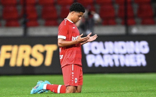 ¡Anthony Valencia volvió a la acción jugando su 3er partido de UEFA ...