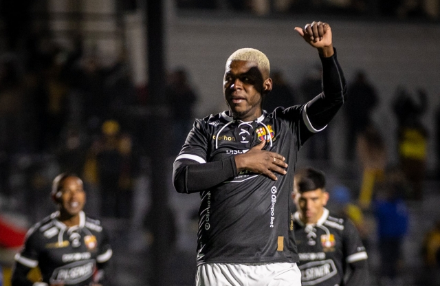 Ustedes lo tienen un poquito LOCO y Cortez DELEITÓ A LA HINCHADA de ...