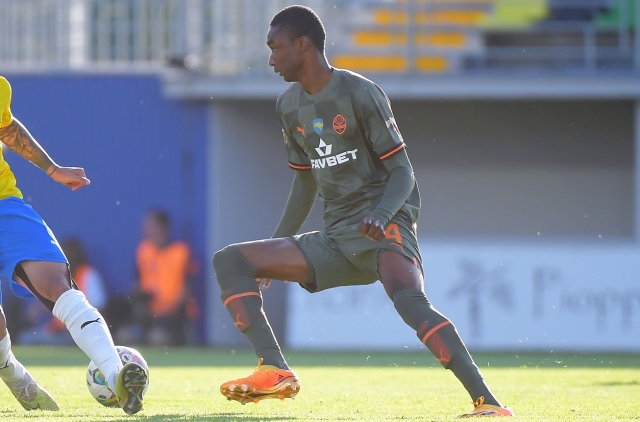 Denil Castillo sigue acumulando experiencia con el Shakhtar Donetsk