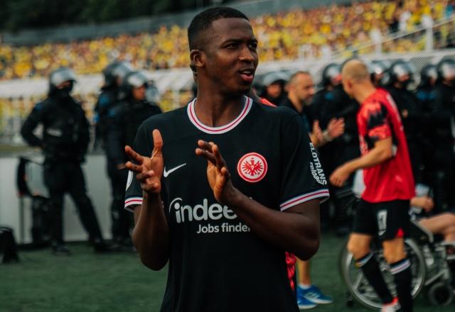 William Pacho nuevamente estandarte en triunfo del Eintracht Frankfurt ...