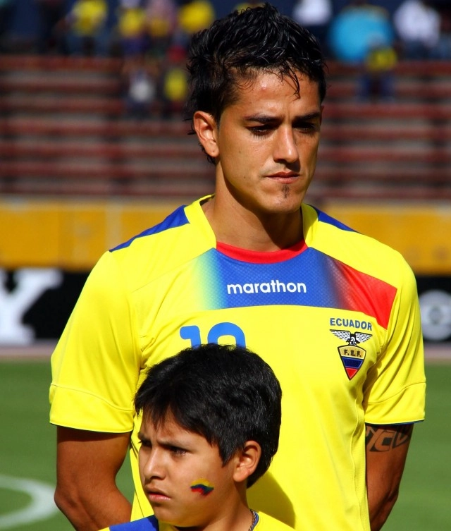 El Beto Araujo pide que Jhojan Julio sea titular en el Ecuador-Uruguay